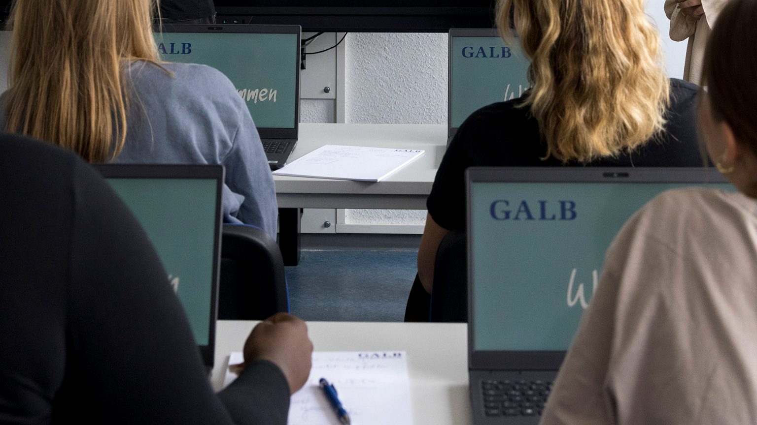 Digitales Lernen bei GALB: Unterricht mit Smartboard u. Schulcoud